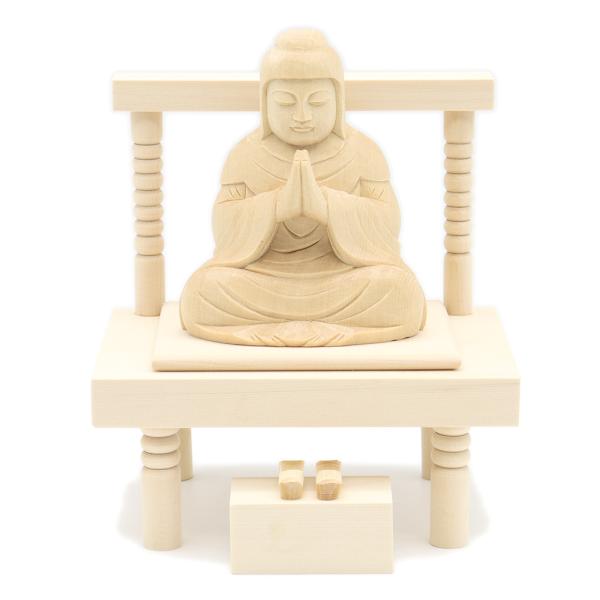 【材質：桧木】【総高16cm、幅12.5cm、奥行き9.5cm】天台大師（智者大師）同門の法喜等二十七人とともに金陵（今の南京）に至り、宗煕寺、仏窟寺に入り、ついで瓦官寺を領して、法華経題を講じたが、瓦官寺にとどまること八年で、その間に大智...