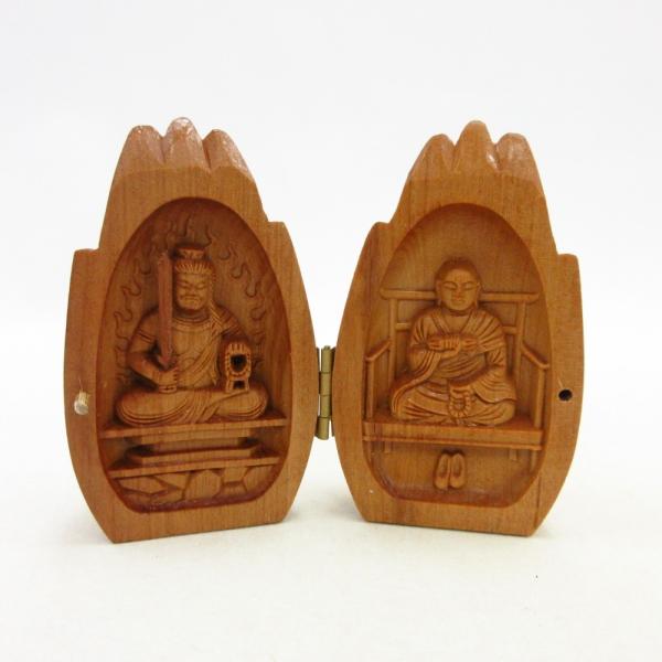 【工場直販のため低価格にて提供】【高さ8cm、最大直径5cm】※下部にヒビあり合掌仏片方に仏、もう片方に我が身を供うる仏を合掌の手中に彫ったもの。株式会社栗田こだわり仏像専門店(旧：栗田貿易株式会社)