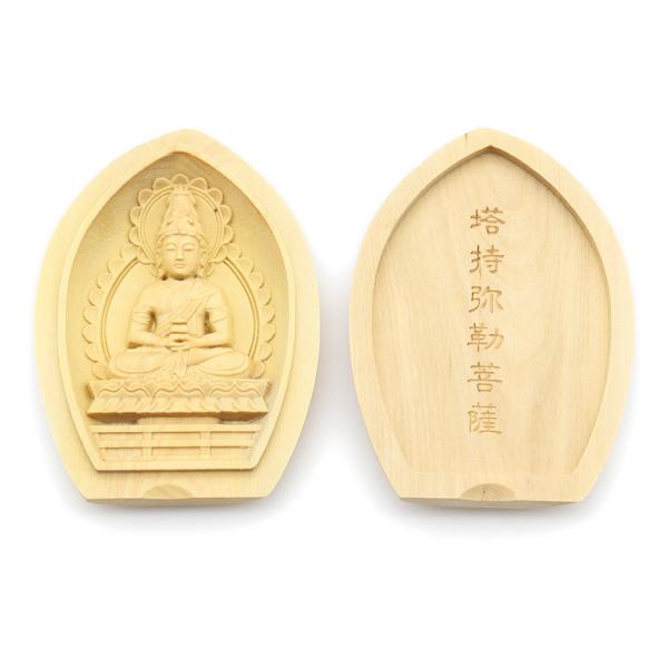 ※配送方法は宅配便、メール便からお選びいただけます。※メール便はポスト投函でのお届けとなります。※お支払方法が代金引換の場合、メール便はご利用できません。【材質：柘植】【縦6.2cm、横幅4.5cm】懐中仏/香合仏守り本尊等を蓮弁形式の中に...