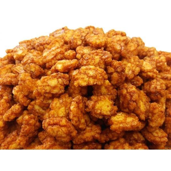 ◆全国一律送料無料◆甘辛醤油味の揚げあられです。◆食べやすい一口サイズです。◆国産米を使用しております。◆保存に便利なチャック式袋です。◆新潟工場製造品◆内容量：400g ◆400gX1袋◆原材料：米(国産),澱粉,植物油脂,砂糖,醤油,デ...