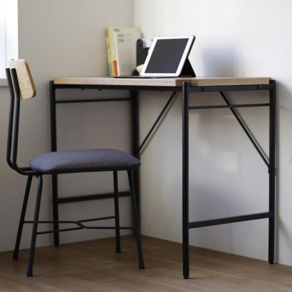 GLam WORKIN DESK 90cm幅-- デスク --■材質天板：MDF（25mm厚） オーク突板エッジ：天然木（オーク） ポリウレタン塗装フレーム：スチール（φ22.2mm） 粉体塗装■サイズW900×D450×H700mm■重量...