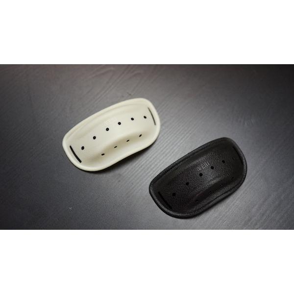 OCEAN BEETLE　BEETLE SHORTY4 '60s　CHIN CUPカラー ホワイト・ブラック1960年代に生産されていたヴィンテージのチンカップを表面のシボ感もそのままにリプロダクト。日本人のアゴにもフィットする形状となって...