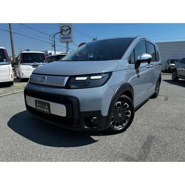〈支払総額 表示車両CCC〉1.5 e:HEV クロスター/ホンダ/フリード/特別色/LEDヘッドライト/フォグランプ/BSMR.8(2026)年/未使用車10km/保証付き◆装備パワーステアリング/パワーウインドウ/エアコン/ABS/4エ...
