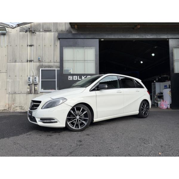 〈支払総額 表示車両AAA〉B180 ブルーエフィシェンシー スポーツナイトパッケージ/メルセデス・ベンツ/Bクラス/コンパクトで使いやすいBクラス!H.25(2013)年/148,000km◆装備◆外装◆内装◆車歴携帯版、スマホ版では全情...