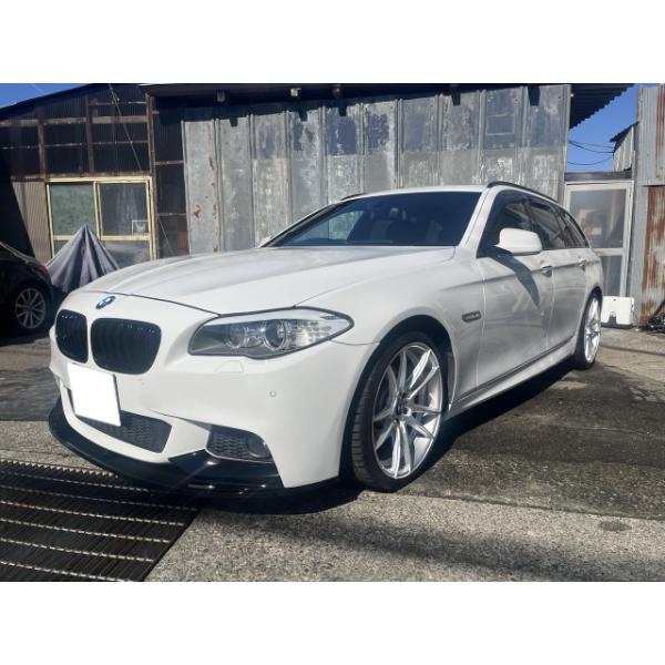 〈支払総額 表示車両CCC〉523d Mスポーツ/BMW/5シリーズツーリング/523d Mスポーツ サンルーフH.25(2013)年/120,000km◆装備パワーステアリング/サンルーフ/パワーウインドウ/ナビ/ETC/エアコン/テレビ...