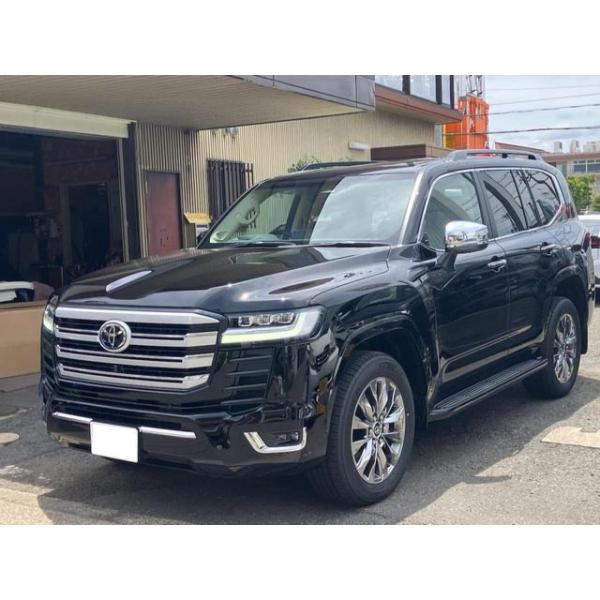 〈支払総額 表示車両EEE〉3.3 ZX ディーゼル 4WD/トヨタ/ランドクルーザー300/JBLサウンド クールボックス ベージュレザーシート 純正フロアマットR.8(2026)年/未使用車10km◆装備パワーステアリング/サンルーフ/...