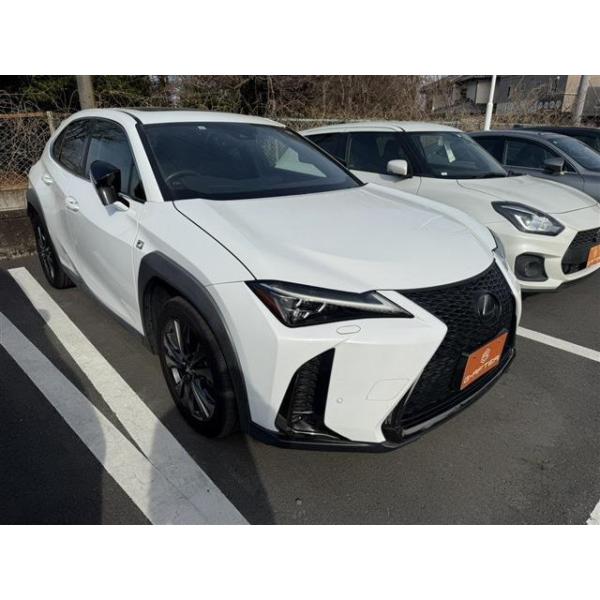 〈支払総額 表示車両CCC〉200 Fスポーツ/レクサス/UX/禁煙車 ムーンルーフ 黒革シートH.30(2018)年/59,000km◆装備パワーステアリング/サンルーフ/パワーウインドウ/ナビ/ETC/エアコン/テレビ(地デジ)/ABS...