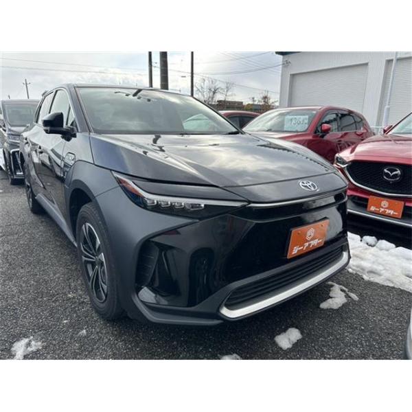 〈支払総額 表示車両CCC〉Z 4WD/トヨタ/bZ4X/禁煙車 純正12.3ディスプレイオーディオR.5(2023)年/28,000km◆装備パワーステアリング/パワーウインドウ/ナビ/ETC/エアコン/テレビ(地デジ)/ABS/4エアバ...