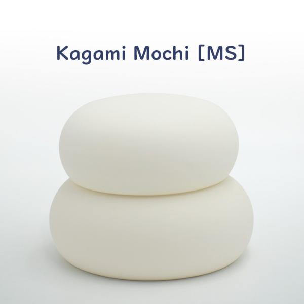 本物そっくり！？素焼き(陶器製)の鏡餅です。素焼き独特の質感が本物より美しく感じます。鏡餅は上下に分かれますので、下の段にはお米や切り餅を入れてお供えすることができます。毎年、お餅が食べきれない、カビが生えて食べられなくなるといったこともな...