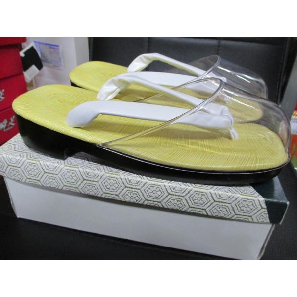 Lサイズ靴のサイズでは、２５．５ｃｍ，２６．０ｃｍ，２６．５ｃｍに相当します。滑りにくく、減り難い　ウレタンソールです。カカトは、泥はね防止で、カットしてあります。右近型（うこんがた）です。日本製＜MADE IN　JAPAN＞