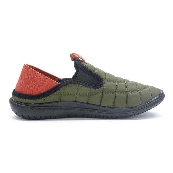 焚き火やBBQなどの火の粉が飛んでも燃え広がりにくい難燃加工が施されております。タウン履きはもちろん、カカトを踏んでも履けるのでキャンプなどのアウトドアに最適です。インソールには「もちもち」の高反発インソールを採用。軽量で脱ぎ履きが楽なおす...