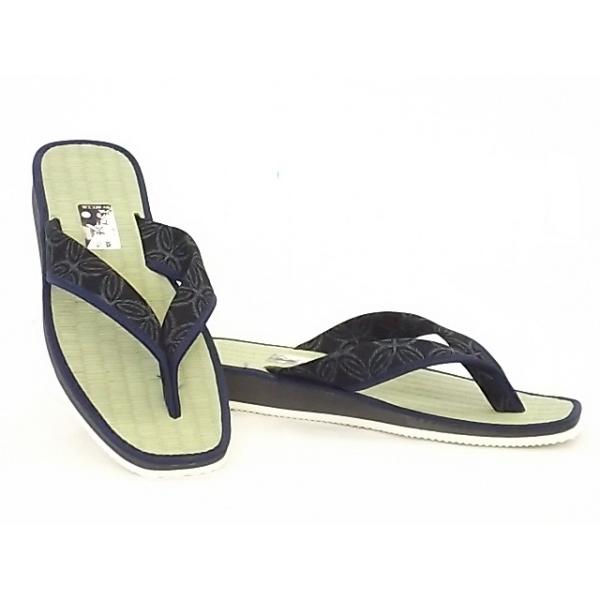 本畳いぐさの軽量鼻緒草履スポンジ底なので室内でもOK！素足で履いて夏を涼しく過ごしましょう！アッパー：合成繊維インソール：いぐさアウトソール：スポンジ底サイズ：Mサイズ(25.5cm)＊全長約25.5cm〜Lサイズ(26.5cm)＊全長約2...