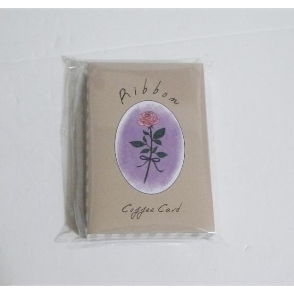 『リボンコーヒーカード』　雨野マメ：著・使う人に様々な幸せな縁が結ばれていくようにと願い　を込めて、ネイビー色のリボンが所々に描かれたコー　ヒーカードです。・17世紀のヨーロッパで生まれたとされるコーヒーカー　ドは、ルノルマンカードよりもシ...