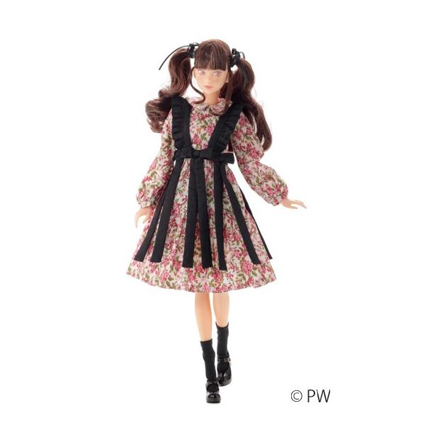 『CCS 25SS momoko』・閉ざされた庭園、ぽつぽつとつぼみが花開く。　「CCS 25SS momoko」は、彩りあふれる花柄　をまとうロマンチックでガーリーなmomokoです。【内容】　PW-momoko本体、ワンピース、ドロワー...