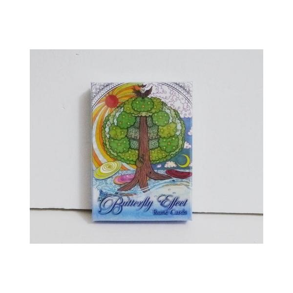 『バタフライエフェクトルーンカード』　ちえこ：著・「ルーン占い」と「北欧神話」。　この2つの神秘的な世界観を　融合させたカードが誕生しました。・内容：カード全25枚、日本語解説書(40p)、英語解説書(42p）　カードサイズ：126×89m...