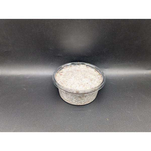 ■ブナ100％で消化吸収が良く、栄養価が高いので育て易く大きく育ちます。■使用方法　ウエストウッディ、ドンキエル、ネパレンシス、オウゴンオニ、レギウス、タランドゥス等の幼虫飼育にお使いください。産卵ボトルとしても優秀です。■種菌　カワラタケ