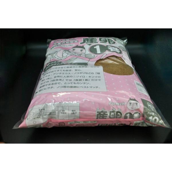 広葉樹を使用し、独自の方法でパウダー状にまで細かく仕上げた産卵用超微粒子マットです。オオクワガタなどの幼虫が産卵木の中からマットに出た場合でも非常に粒度が細かく安心です。内容量：１０Ｌ原材料：広葉樹材使用袋材質：ポリエチレン■発送に関してご...