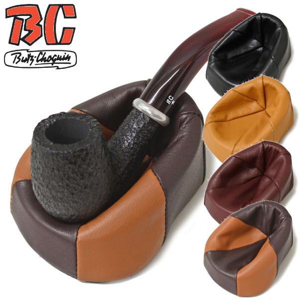 BC PIPE RESTBC（ブッショカン）の 1本用 革製 パイプレスト です。※パイプは付属しておりません。■SPEC用途：パイプレスト素材：革製色：A．ブラックB．ライトブラウンD．レッドE．ブラウン×ダークブラウンサイズ：H55×8...