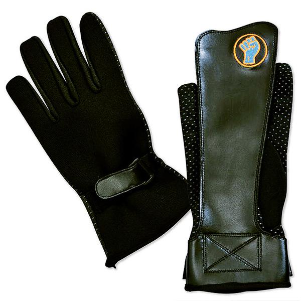 杖、スコップ、鍬、ブラシ、ハサミ、ノコギリ等など。握り続ける力を補助する特許取得の手袋。握力が弱い人や手に力が入りにくい人でも作業道具の柄などをしっかりと握れることができ、手、指に余分な力を入れず、究極の握力が得られます。使用方法は簡単、手...