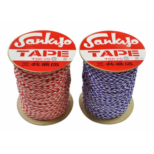 商品名：三共商店 SANKYO 矢羽根紐 蛇腹打ちカラー：紅白 / 紫白（どちらかお選びください）サイズ：幅 約2mm × 長さ 100m内容量：100m巻き製造元：三共商店（SANKYO）特徴：美しい矢羽根模様の蛇腹打ち仕上げ。丈夫で扱い...