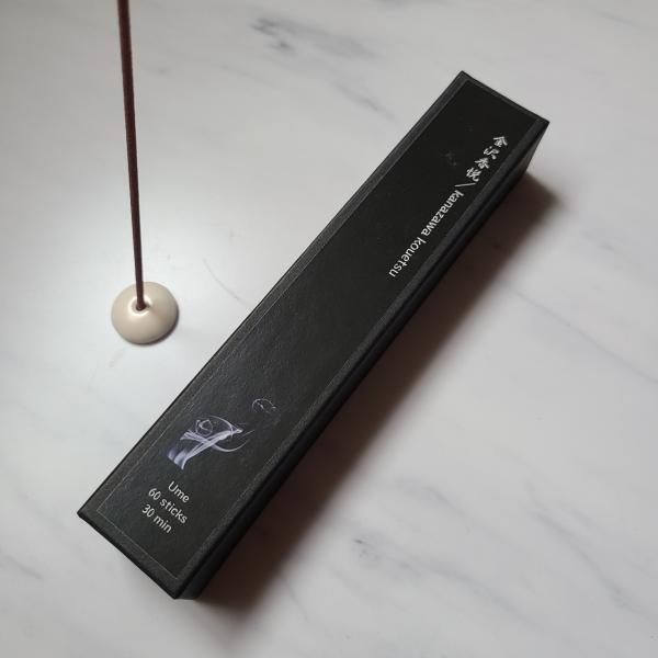 わずか一輪の梅の香りに爛漫の春を思う花弁いっぱいに芳香が満ちるまでの時を待つ梅そのものの香り。加賀百万石の伝統と技と文化が刻まれた金沢いつの時代にも自然と調和した文化の結晶を香舗伽羅は大切に受け継ぎながら新しい香り文化を創り出しております。...