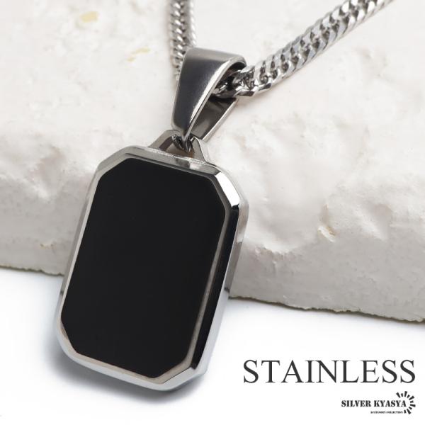 【商品概要】■ITEM DESIGNメタルとブラックカラーが相性抜群のペンダントネックレス。小ぶりのスクエアフォルムでさり気ないプラスワンコーデに。ステンレス製なのでつけっぱなしでも問題ございません。■安心のステンレスアイテム頑丈でお手入れ...