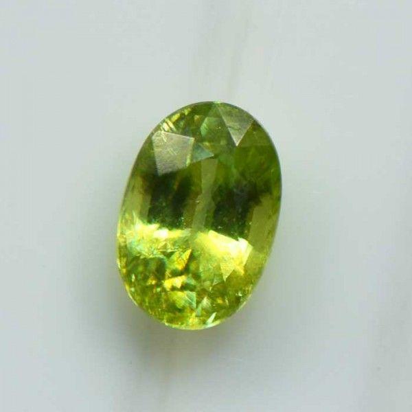 ◆石名　スフェーン◆サイズ　約4.7*6.9*3.7mm◆重量　0.91cｔ◆傷等　インクルージョンあり。◆産地　ブラジル※写真のお品を即納です。※こちらのお品物は他サイトと共有しています。ご注文フォームが到着した時点ではご購入が確定しませ...