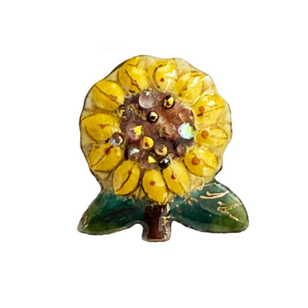 ＜サイズ＞（約）幅23mm×奥行き15mm×高さ29mm、重さ：約5g＜素材＞銅板・七宝釉薬・ガラス粒子・金液日本製伝統工芸風の七宝焼とは、ひと味ちがう、モダンであたたかみのあるデザインの、アンクル・ゼットの七宝焼のピンブローチです。七宝焼...