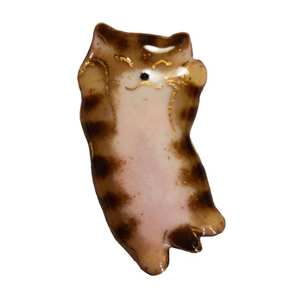 ＜サイズ＞（約）幅12mm×奥行き15mm×高さ34mm、重さ：約5g＜素材＞銅板・七宝釉薬・ガラス粒子・金液日本製伝統工芸風の七宝焼とは、ひと味ちがう、モダンであたたかみのあるデザインの、アンクル・ゼットの七宝焼のピンブローチです。七宝焼...