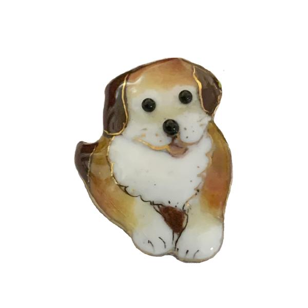 ＜サイズ＞（約）幅25mm×奥行き15mm×高さ30mm、重さ：約5g＜素材＞銅板・七宝釉薬・ガラス粒子・金液日本製伝統工芸風の七宝焼とは、ひと味ちがう、モダンであたたかみのあるデザインの、アンクル・ゼットの七宝焼のピンブローチです。七宝焼...