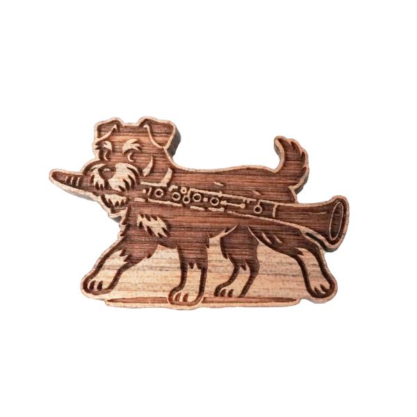 木のナチュラルな質感を活かしつつ、 かたち・もよう・テイストはさまざま。 コレクション心をくすぐるブローチです。素材【material】 クルミ材、柿渋、蜜蝋【clasp】 真鍮／ニッケルフリー【サイズ】縦：約24mm 横：約36mm 奥行...