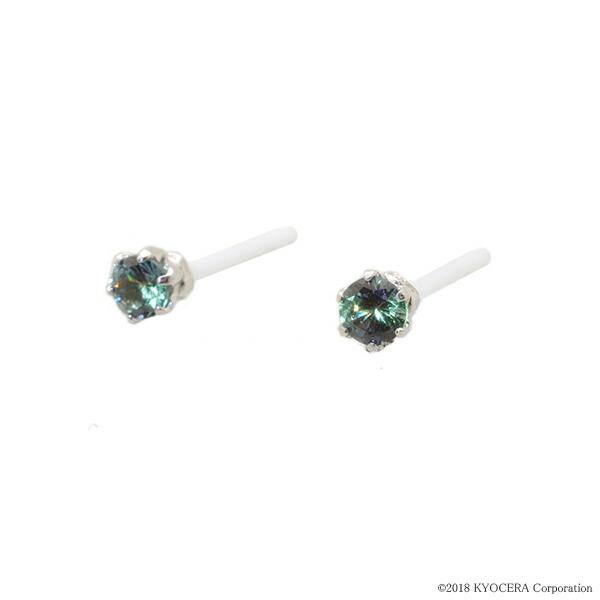 ポストがファインセラミック製だから金属アレルギーの方や、セカンドピアスとしてもオススメです。着け心地の軽さと美しい色彩をお楽しみくださいませ。【素材】K10ホワイトゴールド【ポスト】ファインセラミックス【石種】アレキサンドライト(クレサンベ...