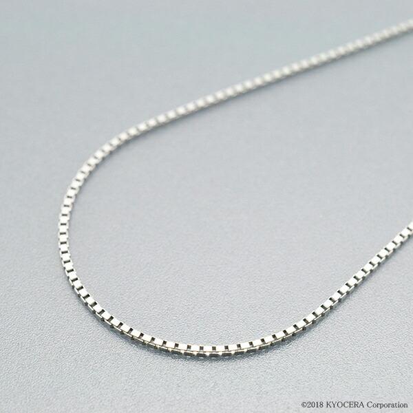 フォーマルにもカジュアルにも活躍するプラチナのベネチアンチェーン。丈夫で変形しにくく、重めのトップでも気兼ねなくお付けいただける人気のチェーンです。【素材】プラチナ850【形状】ベネチアンチェーン【全長】約45cm(フリーアジャスター)【重...