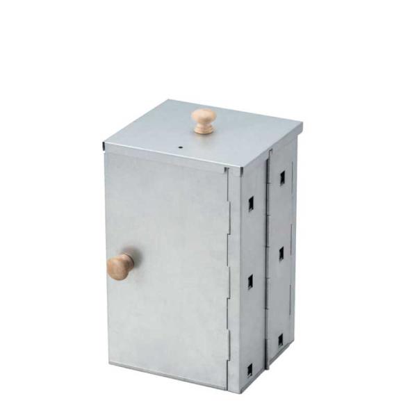 燻製調理が手軽にできる！熱源はガスコンロ、カセットコンロ、七輪やバーベキューコンロなど。温度計差し込み穴付なので、温燻、熱燻ができます。折りたたみでき、コンパクト。※スモークウッド、またはスモークチップは別でご用意ください。※室内、テント内...