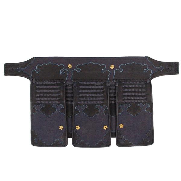 【サイズの測り方】・正確に測定するために必ず二人一組で測ってください。・メジャーは柔らかいものをご使用ください。金属製のメジャーでは正しく測れません。・こちらの表と大幅に違う場合は測り間違えの可能性があります。※生産時期によってステッチの色...