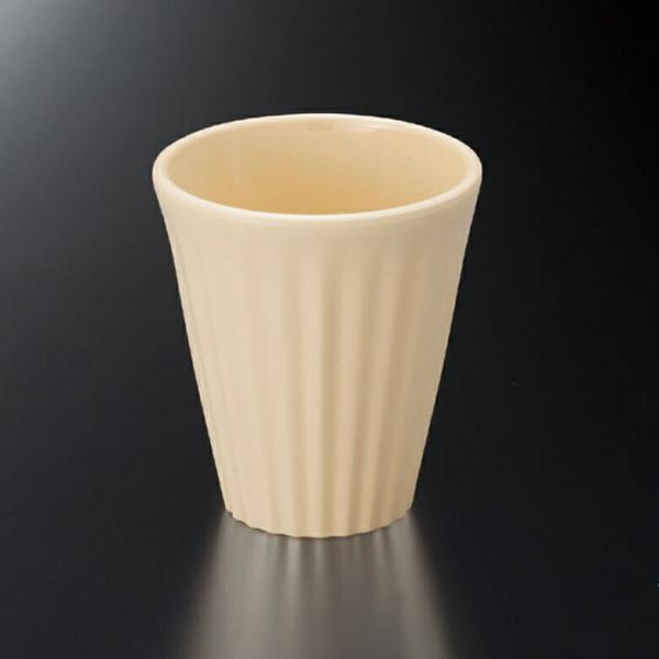 環境に配慮した生物由来の資源を活用したバイオマスメラミン製食器。従来のメラミン食器と同等の強度と耐久性を保ち、割れにくく表面硬度が高いので、食器洗浄機や消毒保管庫なども安心して使用できます。スタイリッシュなストライプスデザイン。水やお茶、ジ...