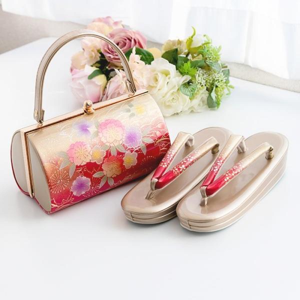 《日本製生地 振袖用 草履バッグセット》成人式の振袖・卒業式の袴、結婚式の着物などフォーマルな着物におすすめです。 草履は3サイズ、柄は16柄よりお選び頂けます。 ■サイズ・草履(台の長さ)F 24.5cm /LL 25.5cm /3L 2...