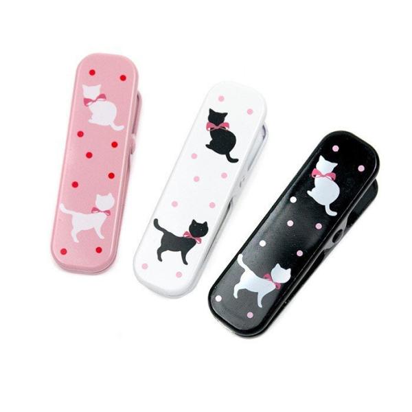 和装にかかせない着物クリップです。着付けの際に背中心に着物と襦袢を合わせるため襟を仮止めするのにはもちろん、帯結びの際の仮止めや、足元が悪い時の裾押さえなど用途は様々です。３色の中からお好きな色をお選びください。※ピンチ部分はゴムになってお...