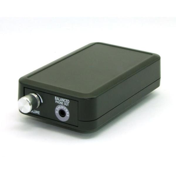 オーディオ信号をバランス(平衡)出力に変換し、高出力型オペアンプで駆動する、低価格で高音質のヘッドフォンアンプの完成品です。