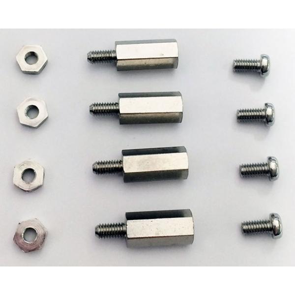 Raspberry Pi 2 Type B、Raspberry Pi Type B＋の四隅の取付穴に使用することで、拡張基板や専用ユニバーサル基板を固定することができます。