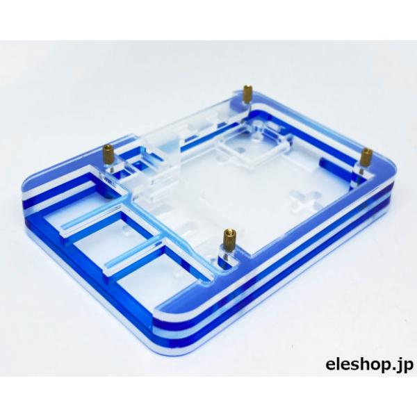 積層タイプのRaspberry Pi 5専用アクリルエンクロージャー。アクリルパーツを順番に重ねて、全体をネジ止めすることで組み立てを行います。純正アクティブクーラー(別売)にも対応。取り付けた状態でケースに組み込むことができます。青透明バ...