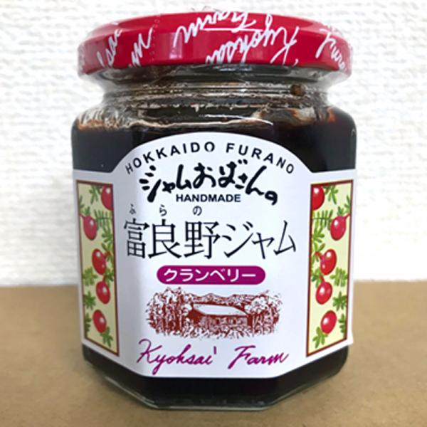 クランべリーは、北米を中心に食卓には欠かせない存在のフルーツで、ジュースやジャム、お菓子などにごく一般的に使われています。日本ではツルコケモモと呼ばれています。こけももと概ね似た味わいですが、比較すると、こちらは酸味が少し強く香りは穏やかで...