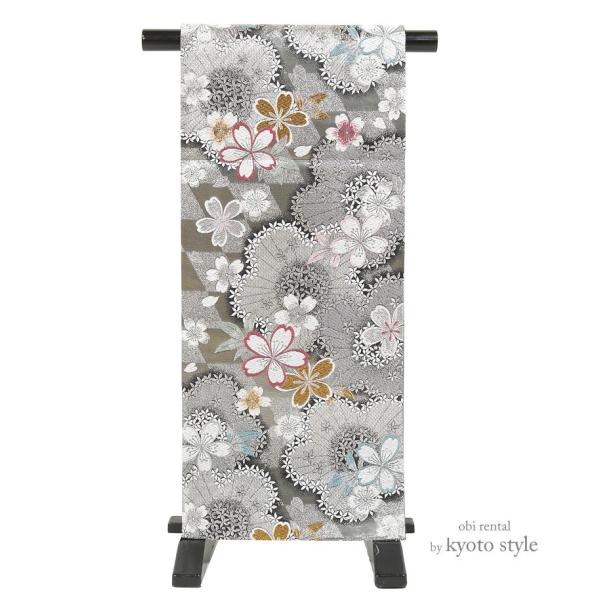 【袋帯 レンタル 】こちらは振袖や訪問着などに合わせていただく帯のレンタルになります。お着物は合わせる帯や小物でガラっと雰囲気が変わります。・着物はあるけど手持ちの帯といまいちしっくりこない、、・いつものイメージとは違う着こなしをしたい、、...