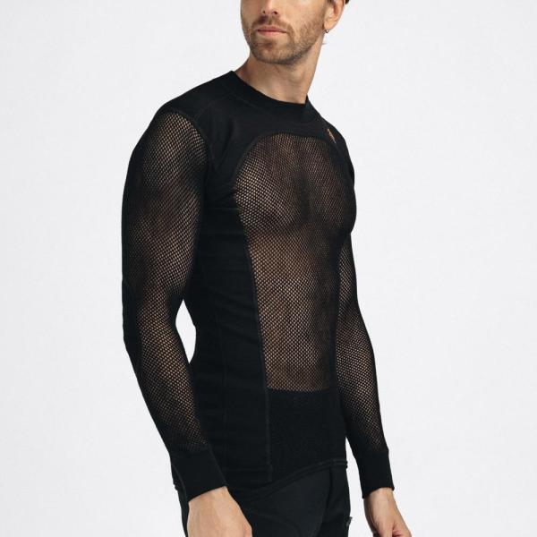 ●120g/m2 ウェイトのメリノウールとポリアミド/エラスティン混紡素材を使用しています。●ボディ部分のメッシュ構造は、ボディと衣服のコンタクトポイントを少なくすることで、体から発する蒸気を外へ最大限に逃がします。●ロングトレイルや冬のア...