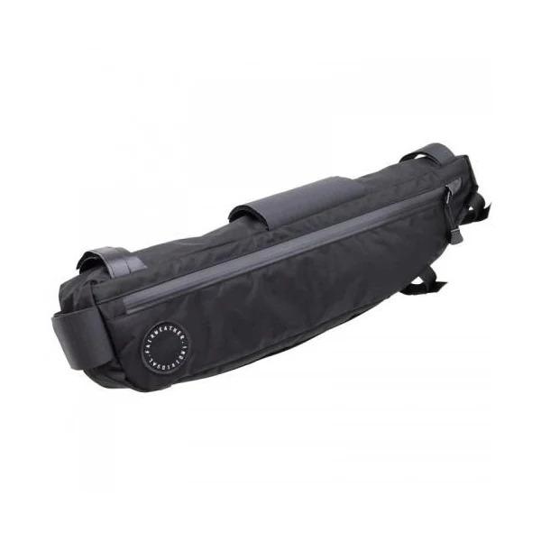 FAIRWEATHER frame bag（ripstop）は、軽量で引き裂きに強いリップストップナイロンを採用した防水フレームバッグ。コミューターバイクやMTBにマッチするデザインで、撥水フッ素加工＋裏面防水フィルム仕様により雨の日も安心...