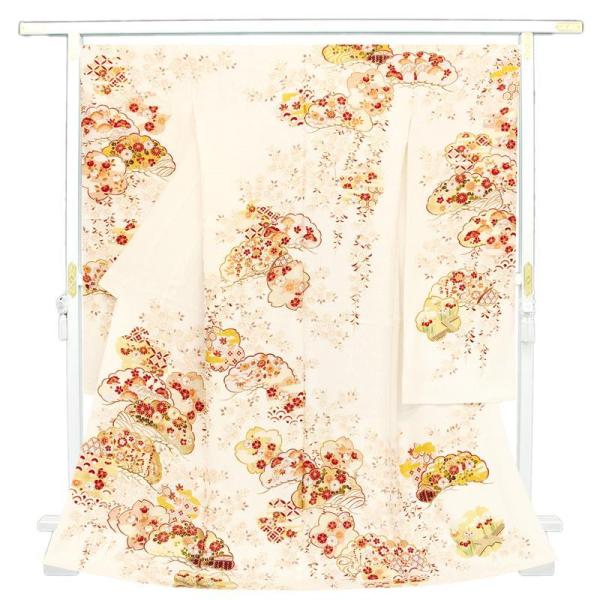 ■こだわりの白クリーム地でトールサイズ仕様（普通サイズも可）の希少性の高い工芸振袖です。■京友禅伝統染、本金、刺繍入りの上質な物作りで祝い松四季花文を描いています。■着姿重視で高いお席の式典でも上質な着姿を演出する振袖です。○地色　【こちら...