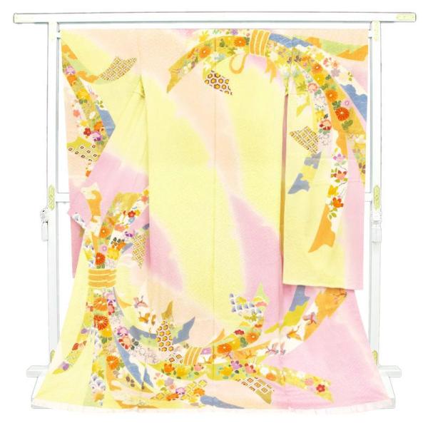 ■最高級の手描き友禅美術加工の染物で、刺繍や本金を使い制作した特撰の振袖です。■豪華で上品さが表現される四季花大熨斗祝文を多色の友禅で描いた一級品です。■日本の生地、デザイン性、手描き友禅のすげてに手抜きのない逸品物が、大切な式典で最高の着...