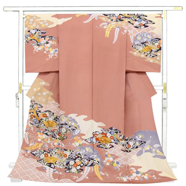 ■図案、生地、匠の技で桃山の華やかさと手描きの上質感を表現した特撰の物作りです。■京友禅伝統工芸の本加工で友禅辻ヶ花を製作した一級品の特撰訪問着です。■一格上の染創作友禅技法が大切な式典でパーティー会場で最高の着姿を披露します。○地色　【こ...