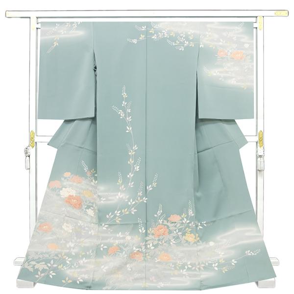 ■最高の特撰生地を使用し京友禅美術工芸の手描き染と高級枠場ボカシ友禅仕様の上品な格調を主張する訪問着です。■華やかさと落ち着きを大切にした草花の日向、陰の創作でこたこだわりの特撰友禅です。■蒔糊仕様で一格上の物作りとうれしい着姿を披露します...