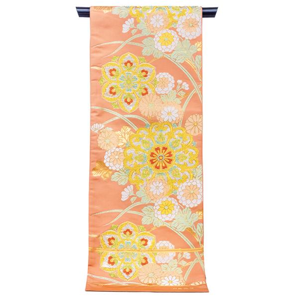 ■格調、気品、豪華で上質に織り上げた最高級の手織り美術品です。■華やかさを大切に多色織で王朝華文瑞翔図を古典美の振袖用として特別な創作品として織り上げました。■糸質、デザイン、彩色とすべてに最高の物作りが特別な日の装いとして披露されます。■...